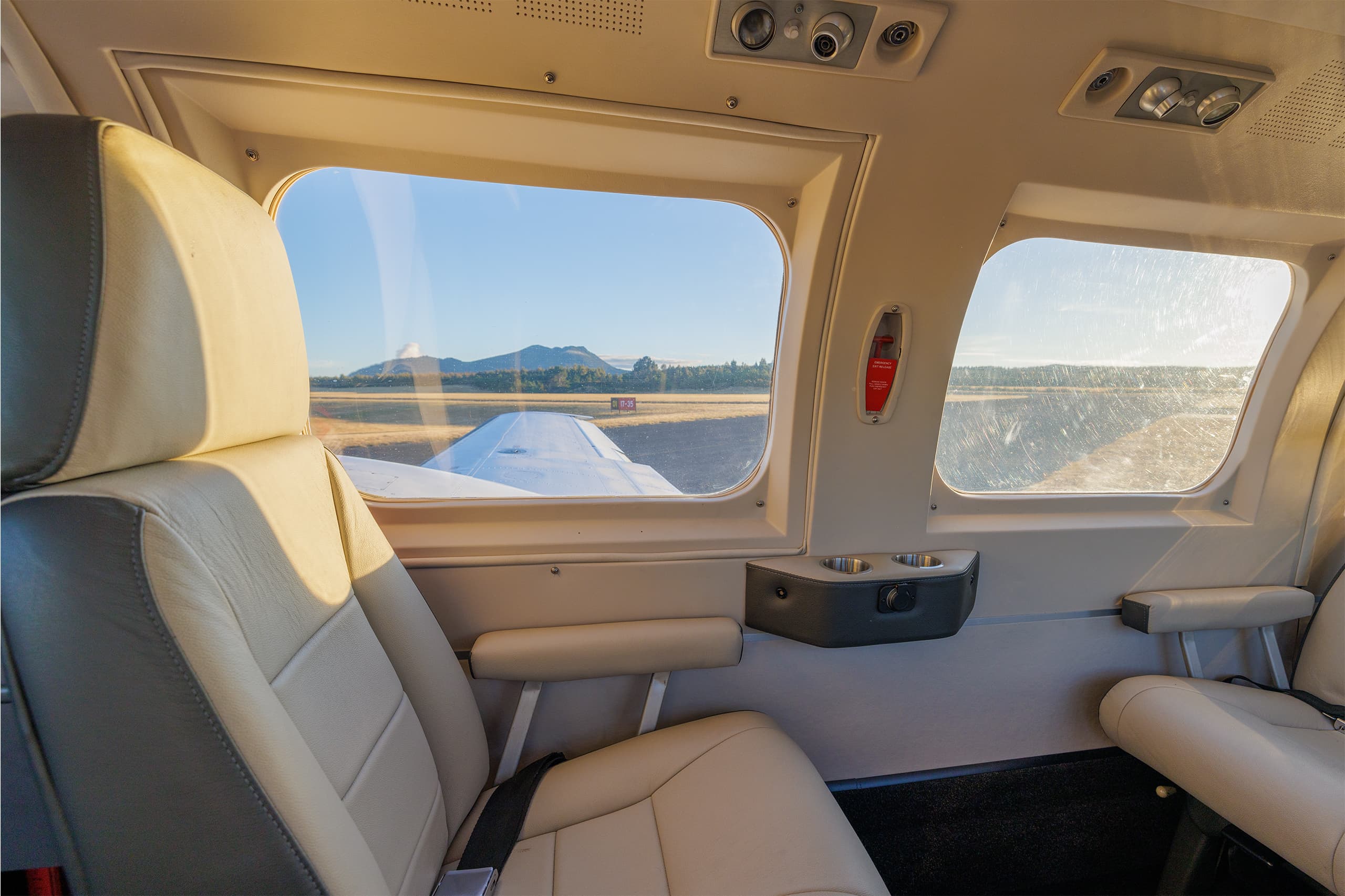 Fixed Wing Charters - Escape Aviation